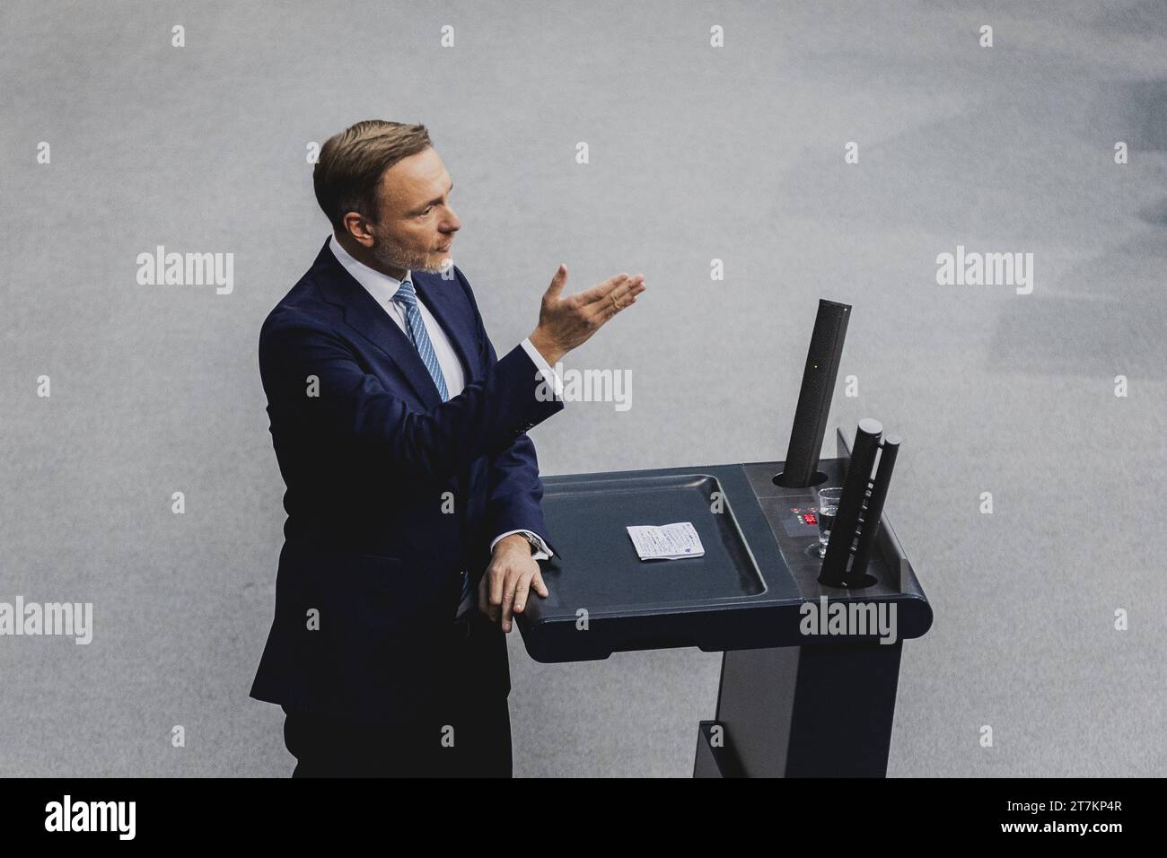 Politik politik politiker rede redner rede redner hi-res stock ...