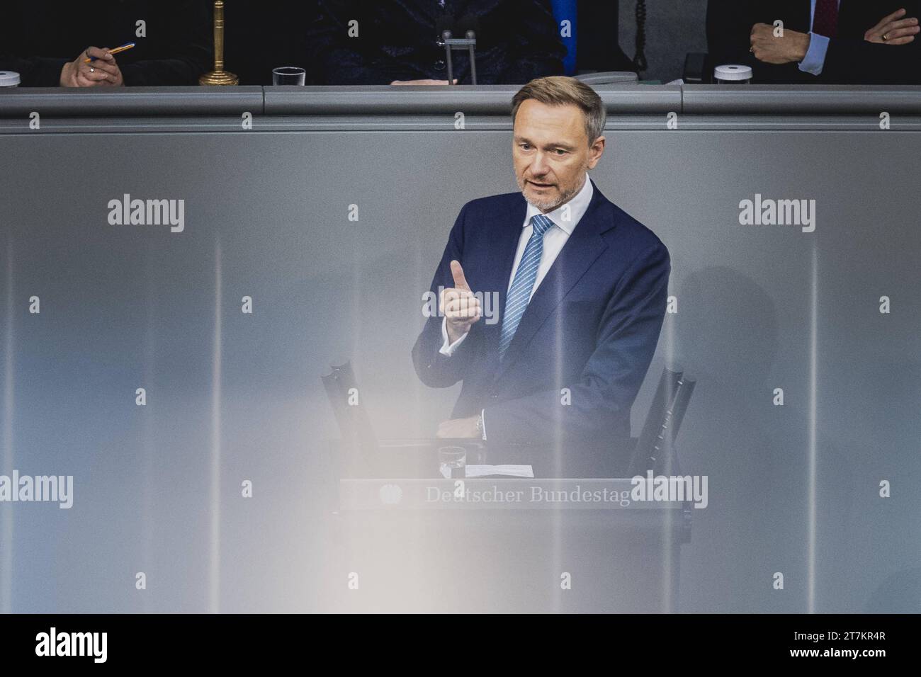 Politik politik politiker rede redner rede redner hi-res stock ...