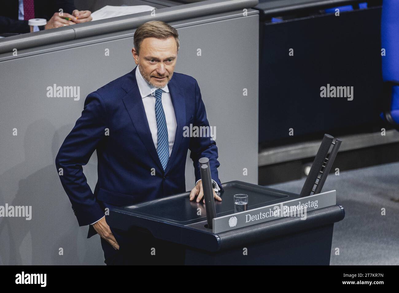 Politik politik politiker rede redner rede redner hi-res stock ...