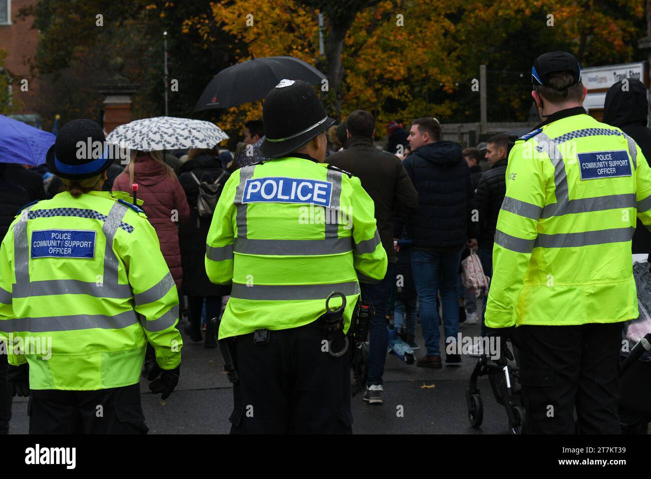 leicestershire police officer at a remembrance day parade in ...