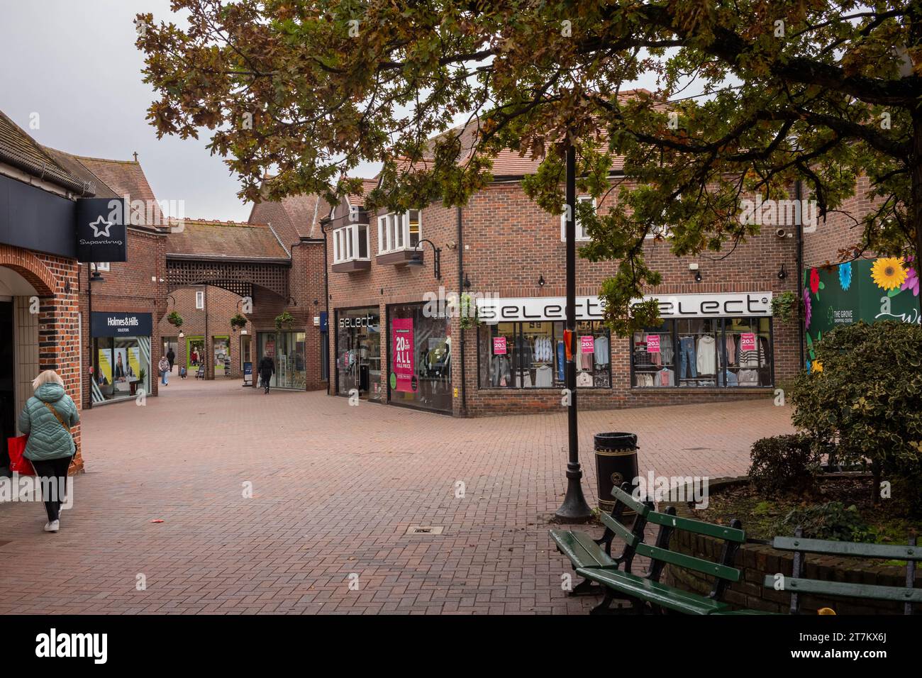 Centre grove hi-res stock photography and images - Alamy