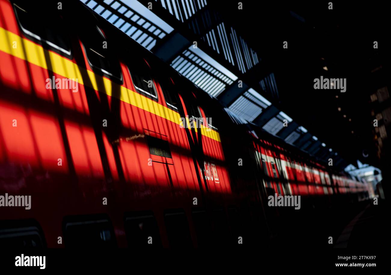 Oldenburg, Germany. 16th Nov, 2023. A Deutsche Bahn (DB) regional ...