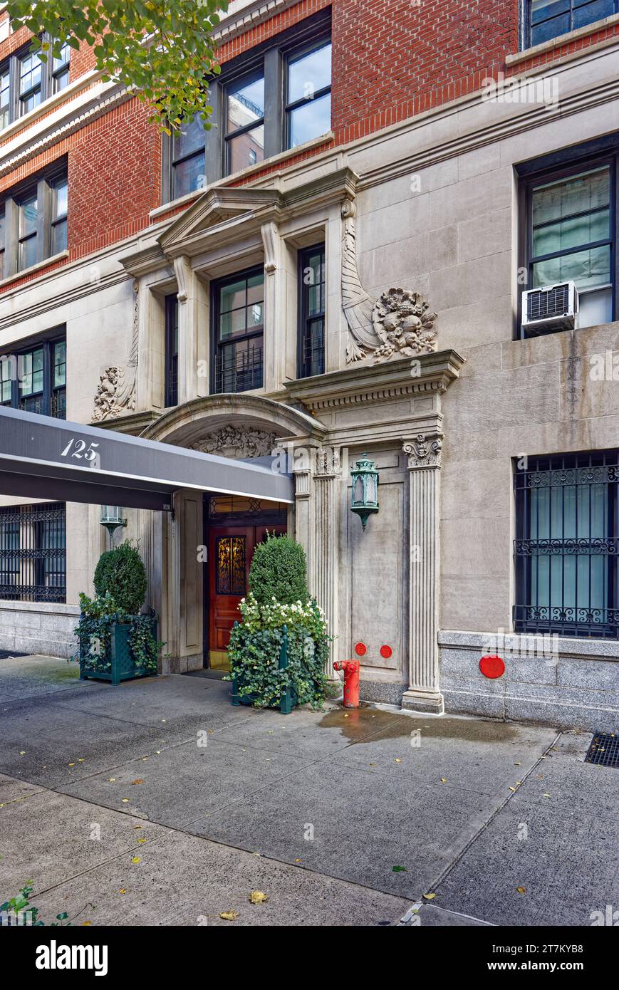 125 East 72nd Street, a Colonial Revival apartment building of brick ...
