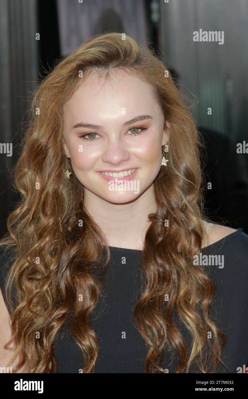 Madeline Carroll at the World Premiere of DreamWorks Pictures' "Real ...
