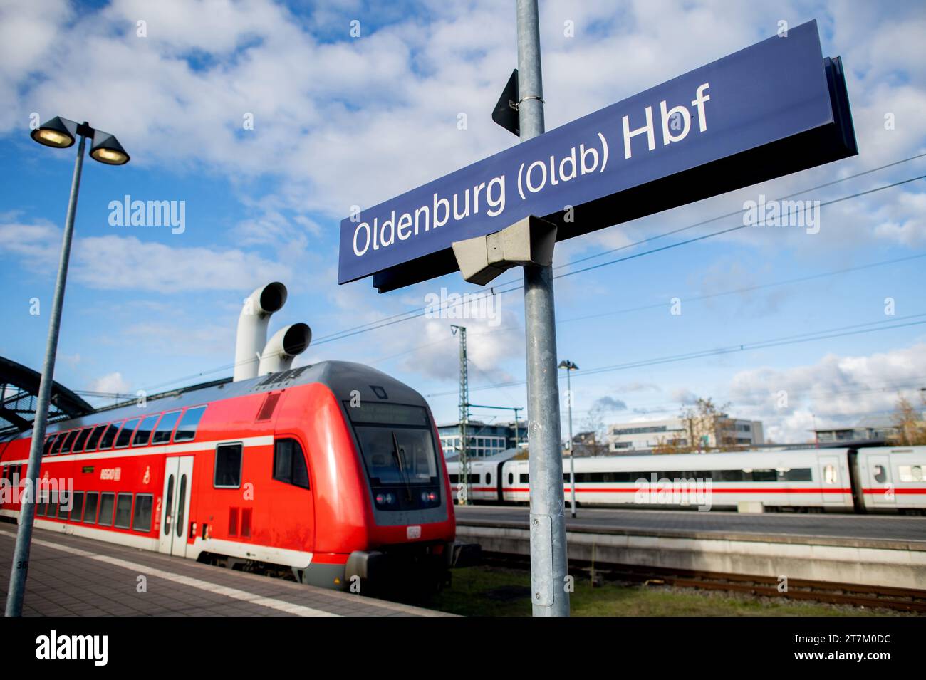 Oldenburg, Germany. 16th Nov, 2023. A Deutsche Bahn (DB) regional ...