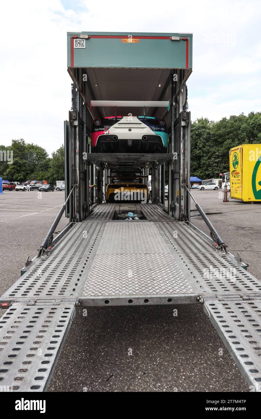 Car transporter truck at Bernie's V8 & Historic Outlaws car racing at ...