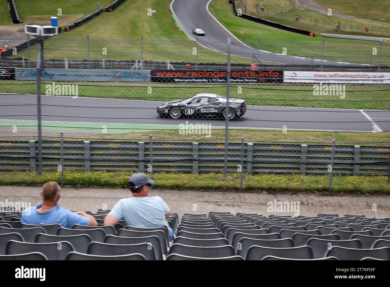 Ferrari racing at Bernie's V8 & Historic Outlaws car racing at Brands ...