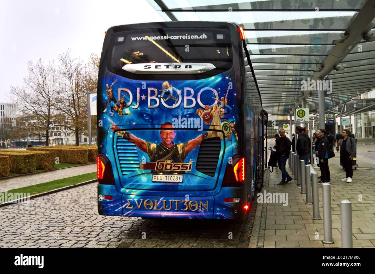 DJ BoBo Tourbus von Gössi Carreisen aus Horw in der Schweiz. DJ Bobo ...
