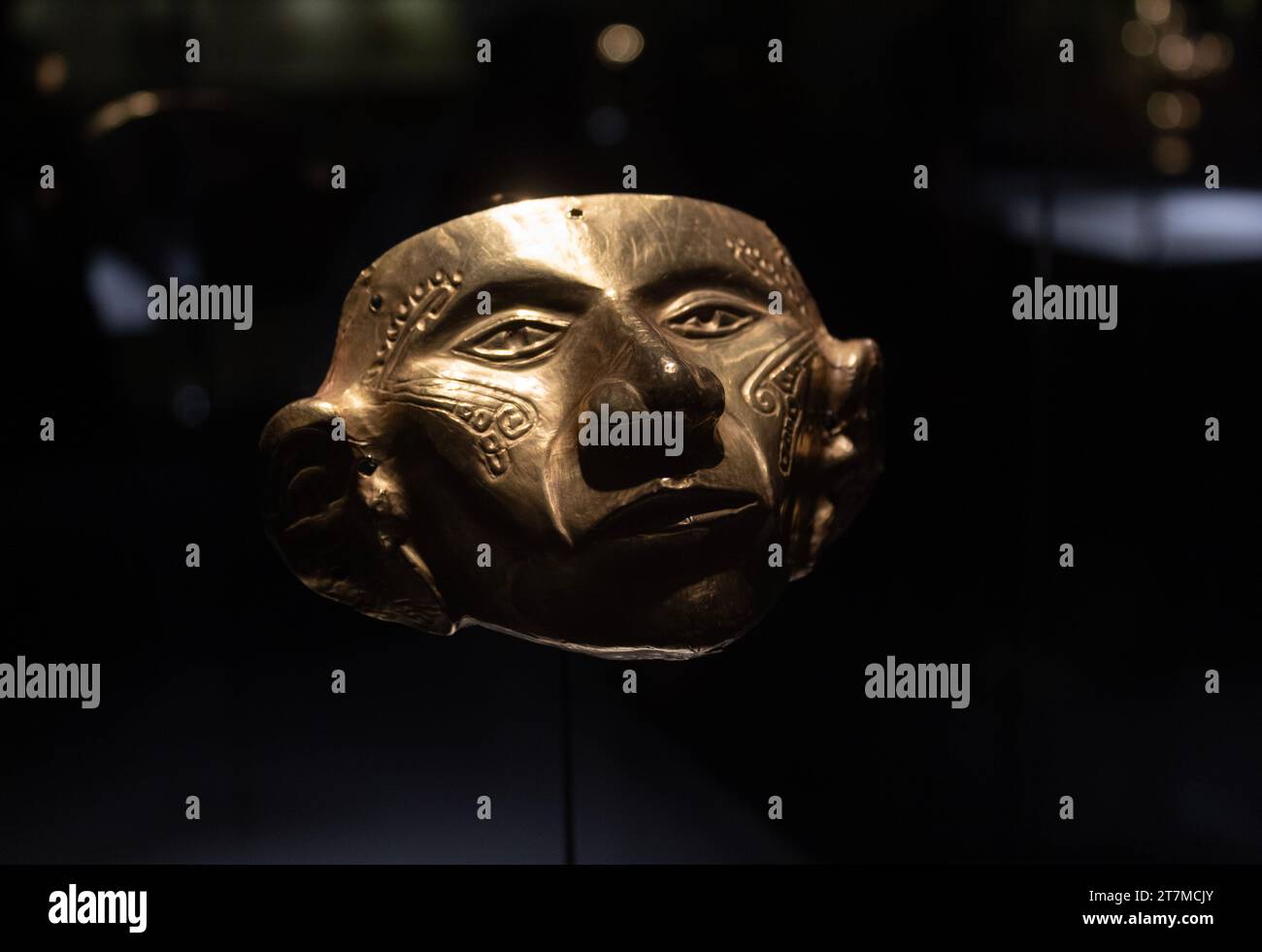 Gold mask museo del oro hi-res stock photography and images - Alamy