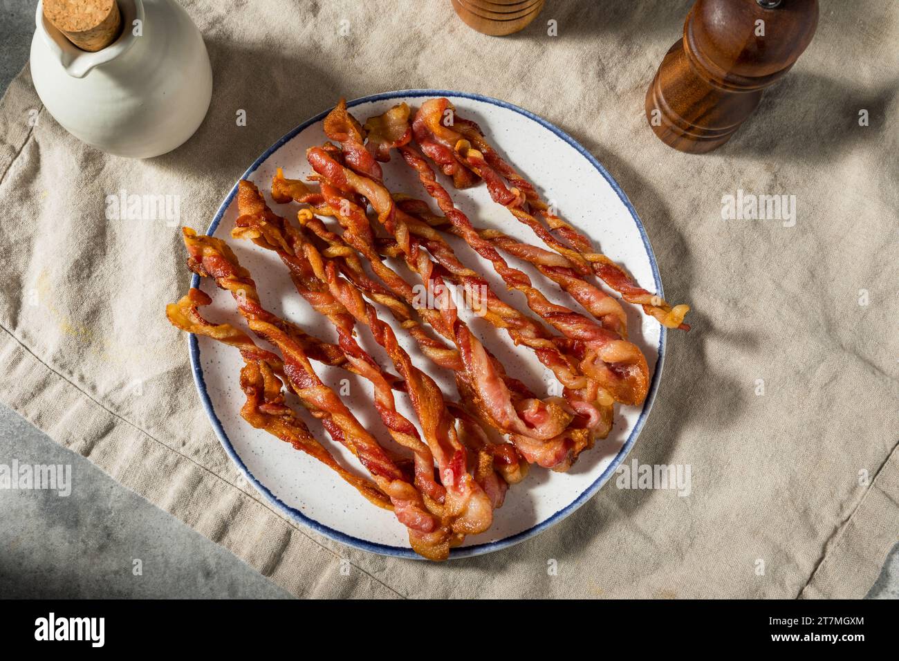 Streaky bacon cooked plate hi-res stock photography and images - Alamy