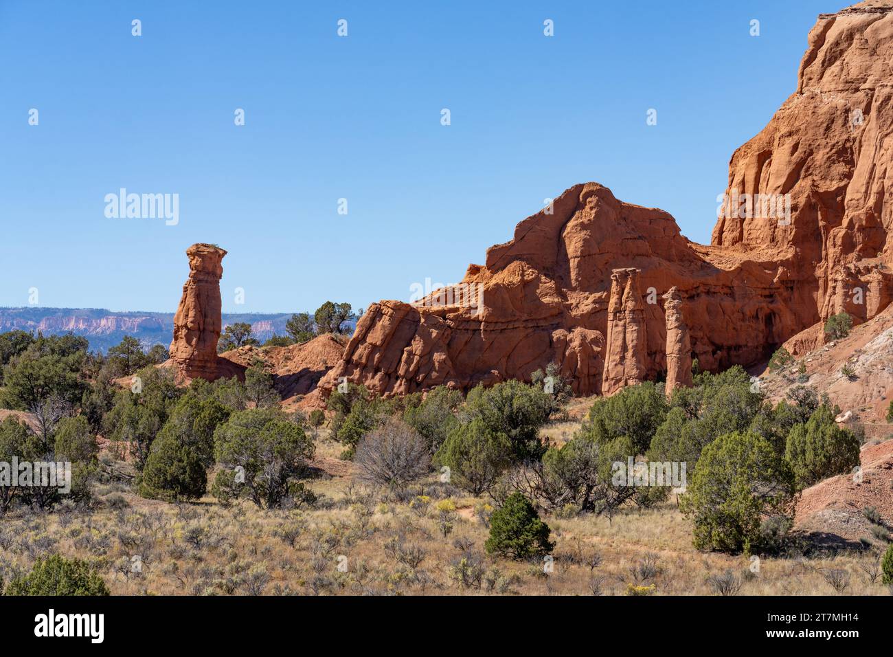 Colorful eroded Entrada sandstone spire formations in Kodachrome Basin ...
