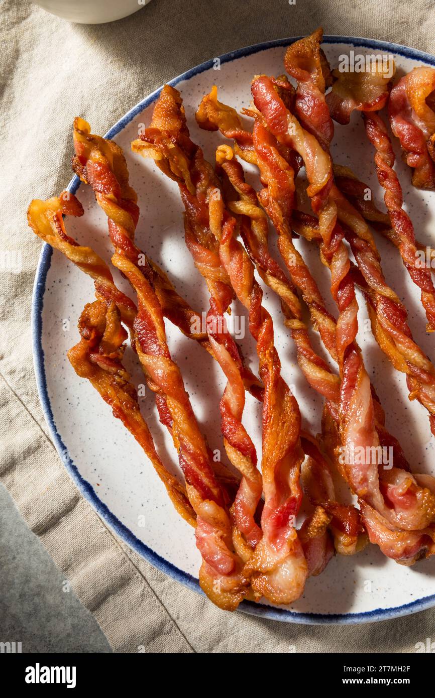 Streaky bacon cooked plate hi-res stock photography and images - Alamy