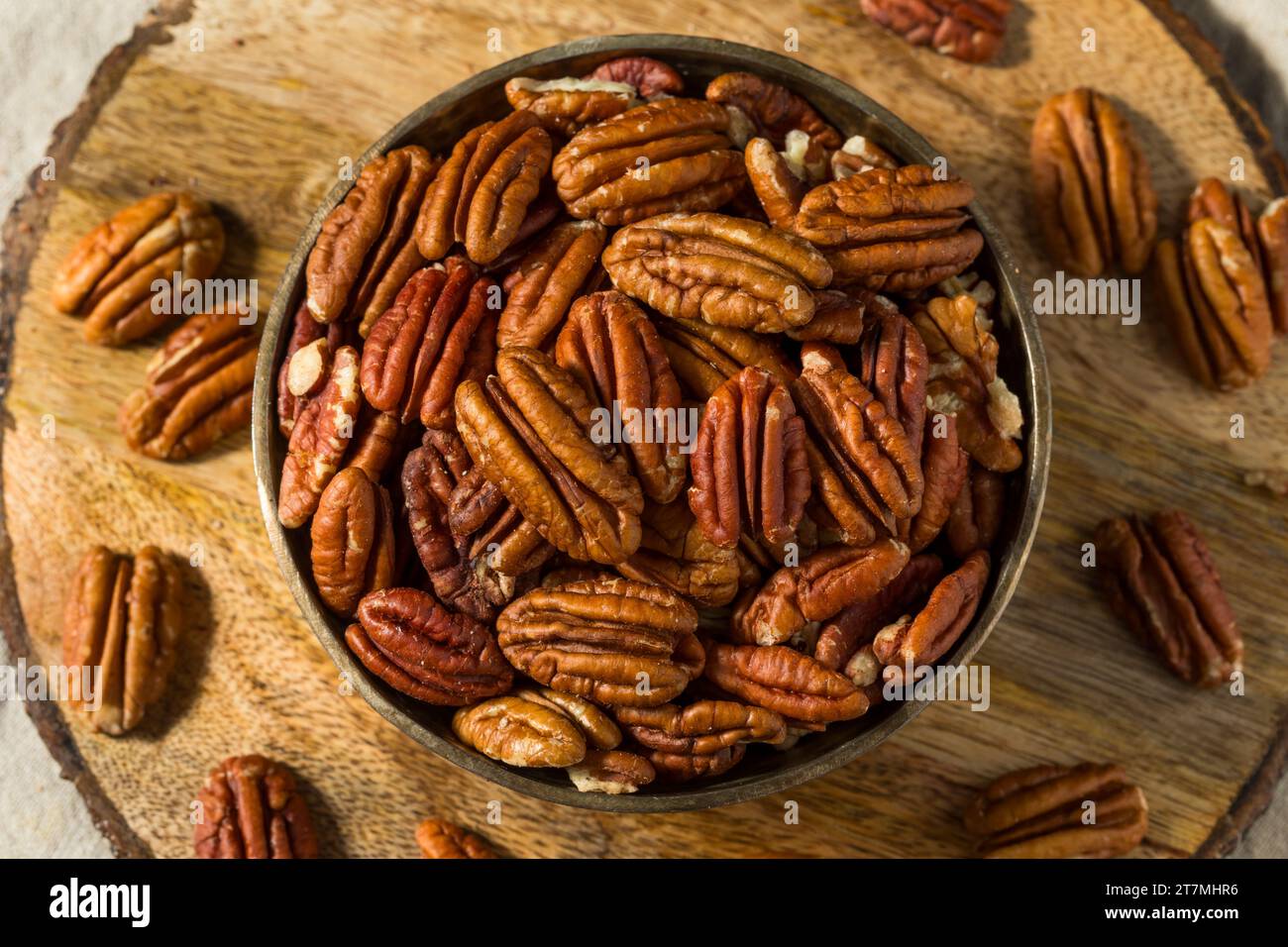 Dry pecan hi-res stock photography and images - Alamy