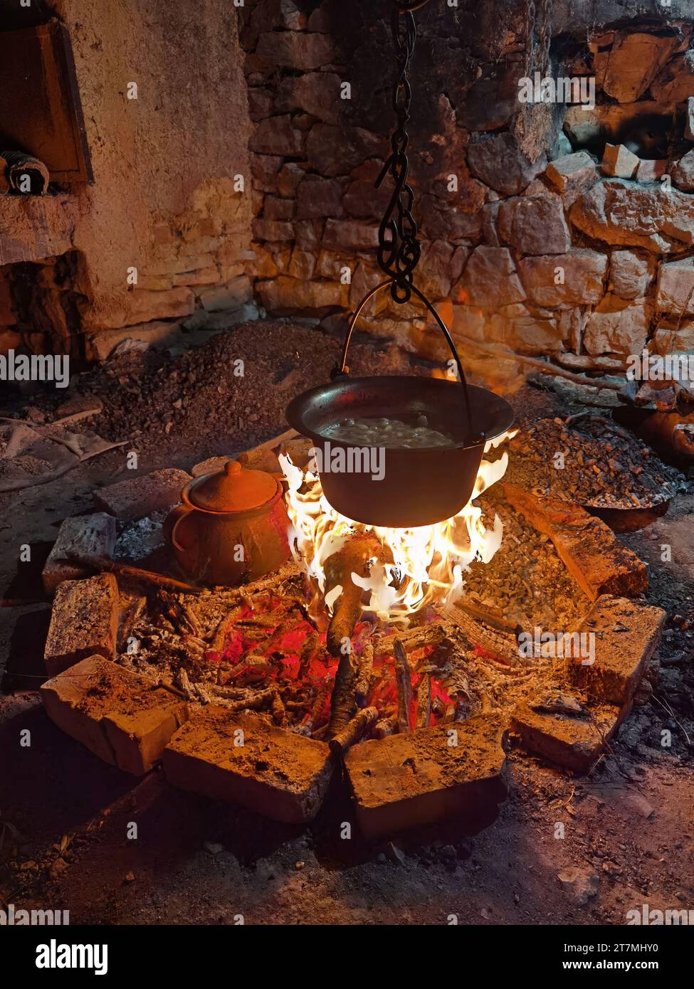 Old cooking pots hi-res stock photography and images - Alamy