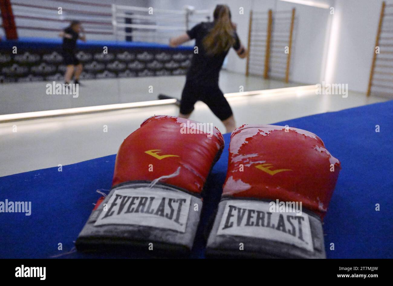 Belek, Turkey. 16th Nov, 2023. Illustration picture shows boxing gloves ...