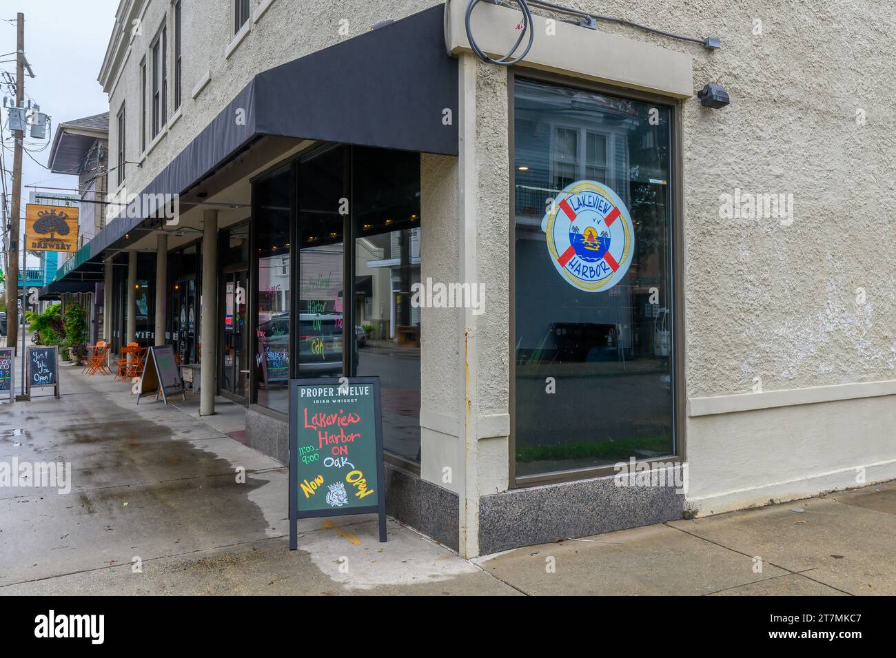 NEW ORLEANS, LA, USA - NOVEMBER 15, 2023: Lakeview Harbor Restaurant on ...