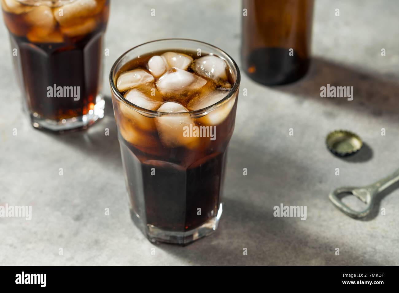 Cola drink ice cubes hi-res stock photography and images - Alamy