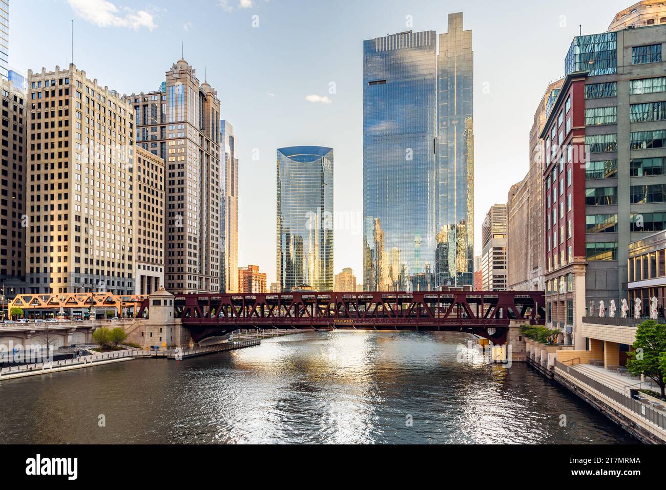 Chicago elevated railway hi-res stock photography and images - Alamy