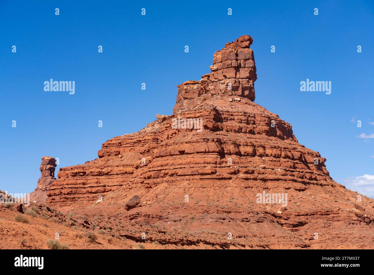 Setting Hen Butte & Rooster Butte behind, Valley of the Gods, Bears ...