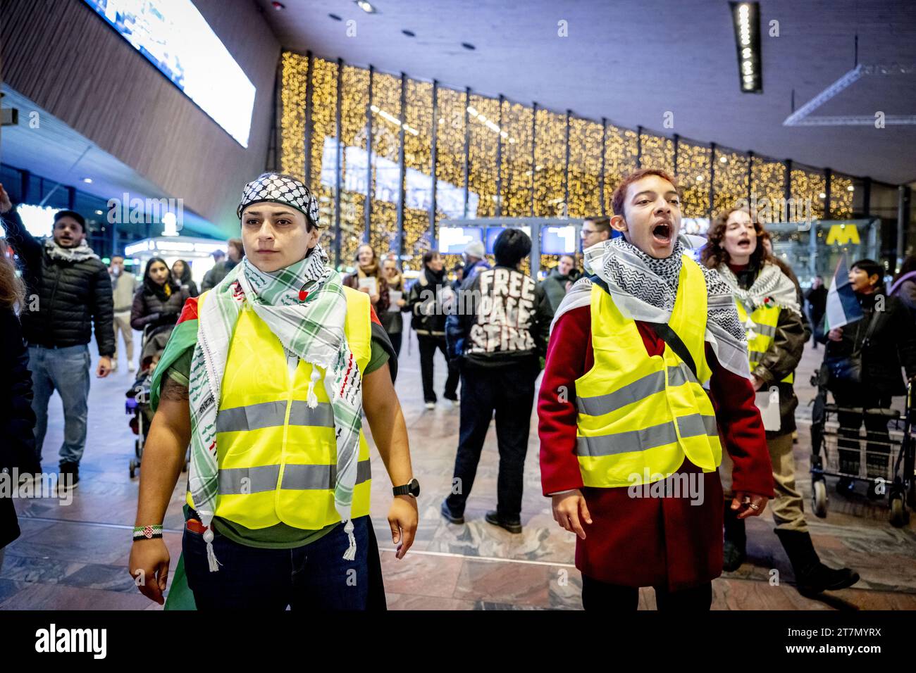 ROTTERDAM - Protesters are holding a sit-in at Rotterdam Central ...