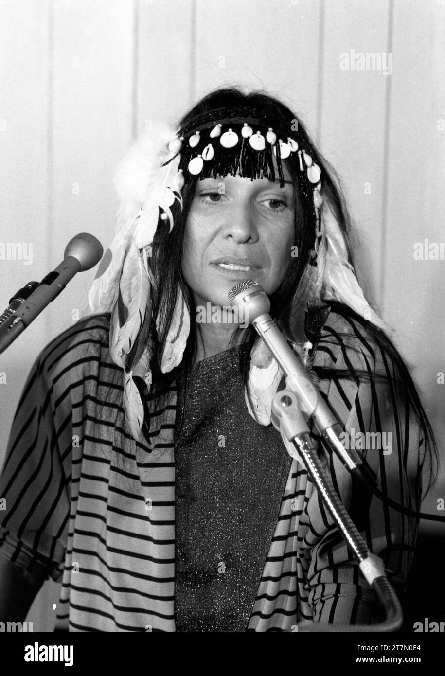 **FILE PHOTO** Buffy Sainte-Marie s Indigenous Roots In Question. Buffy ...