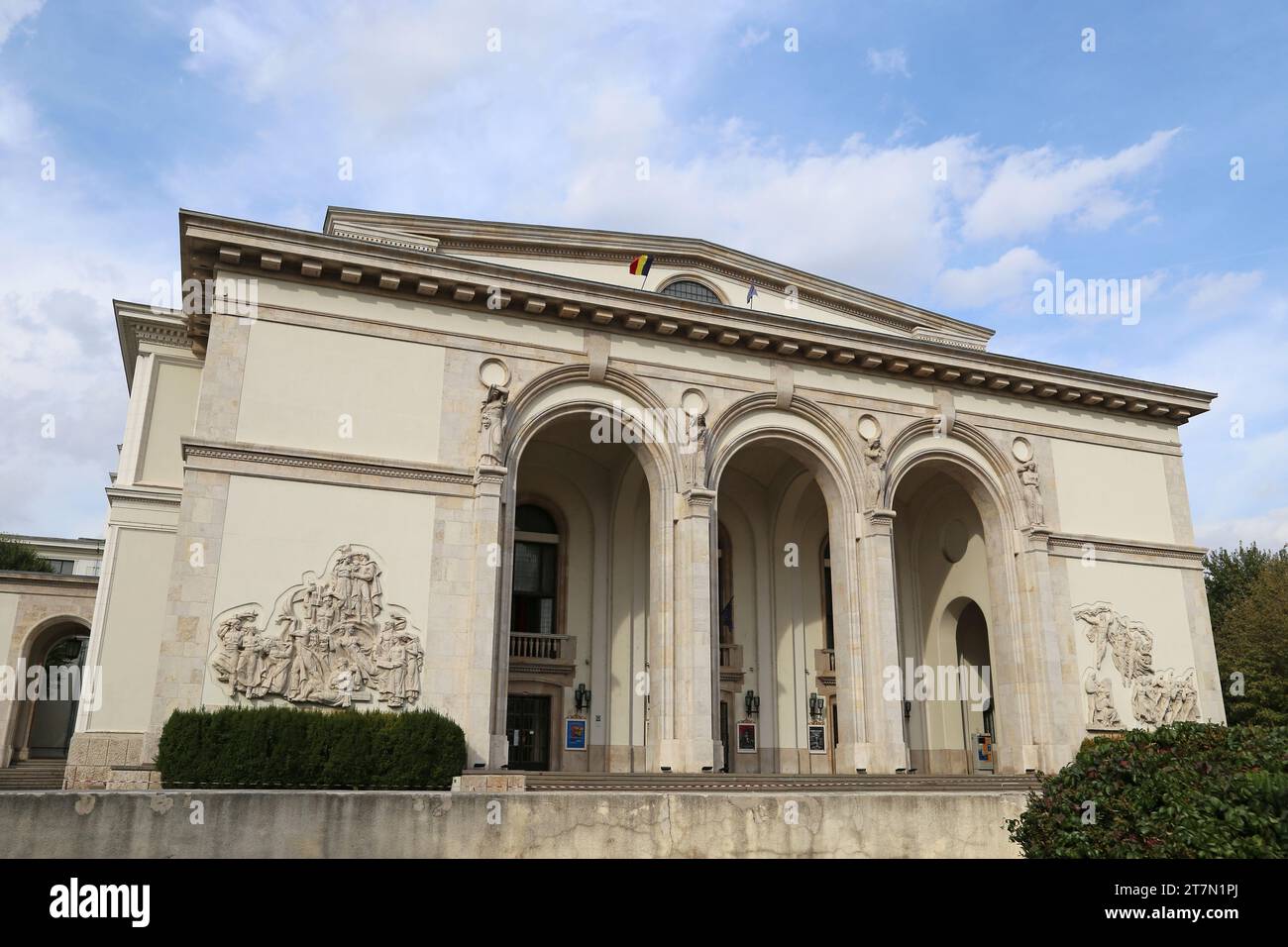 Bucharest National Opera House, Bulevardul Mihail Kogălniceanu ...