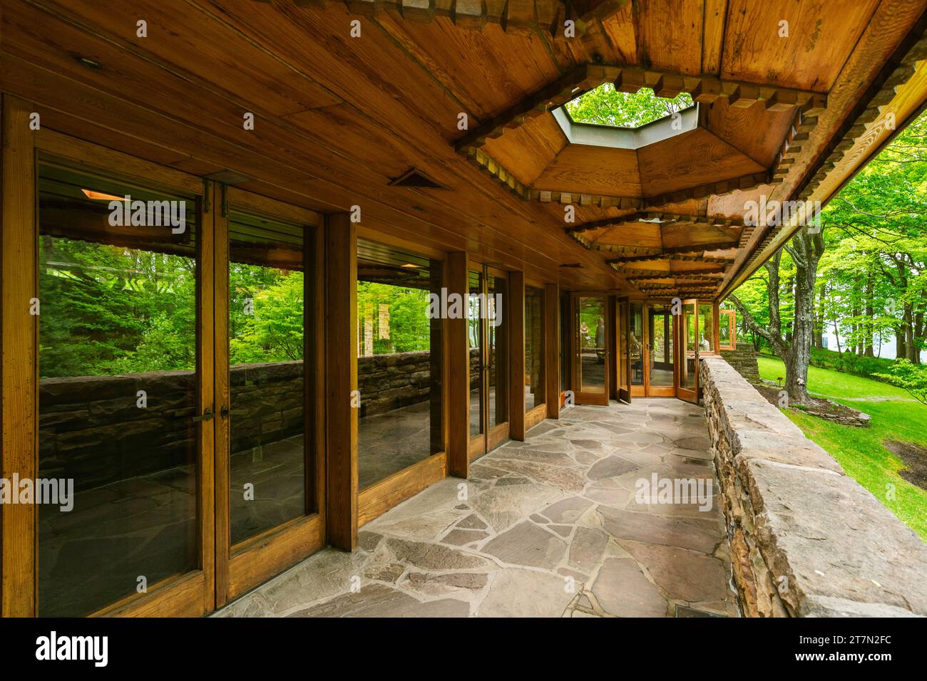 Kentuck Knob, Usonian styled architecture designed by Frank Lloyd ...