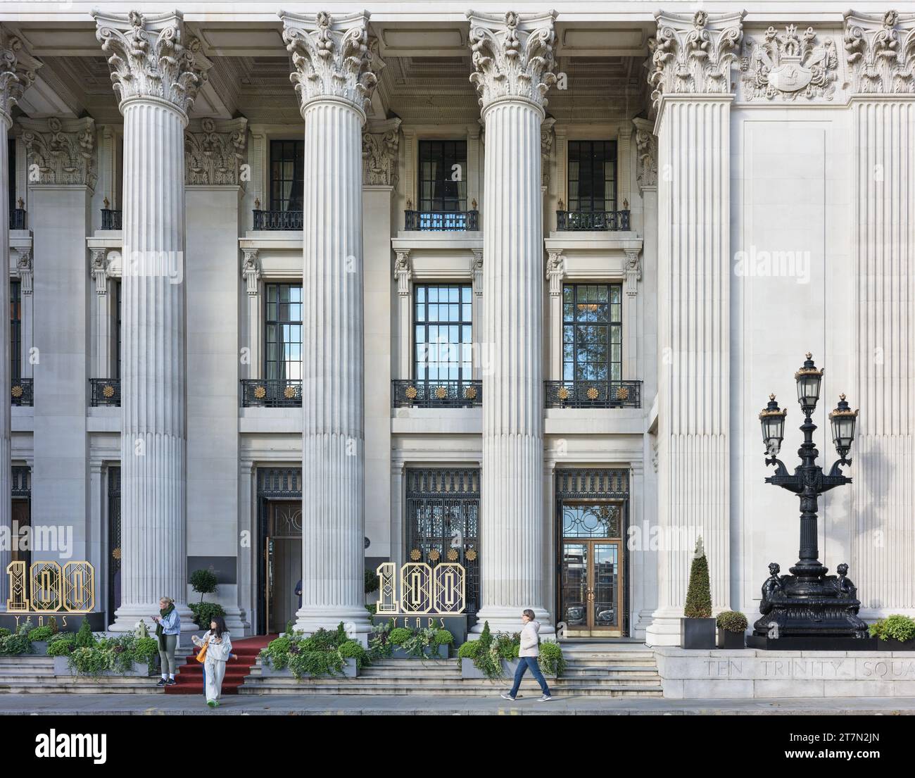 Four Seasons hotel (formerly Port of London Authority building) at 10 ...