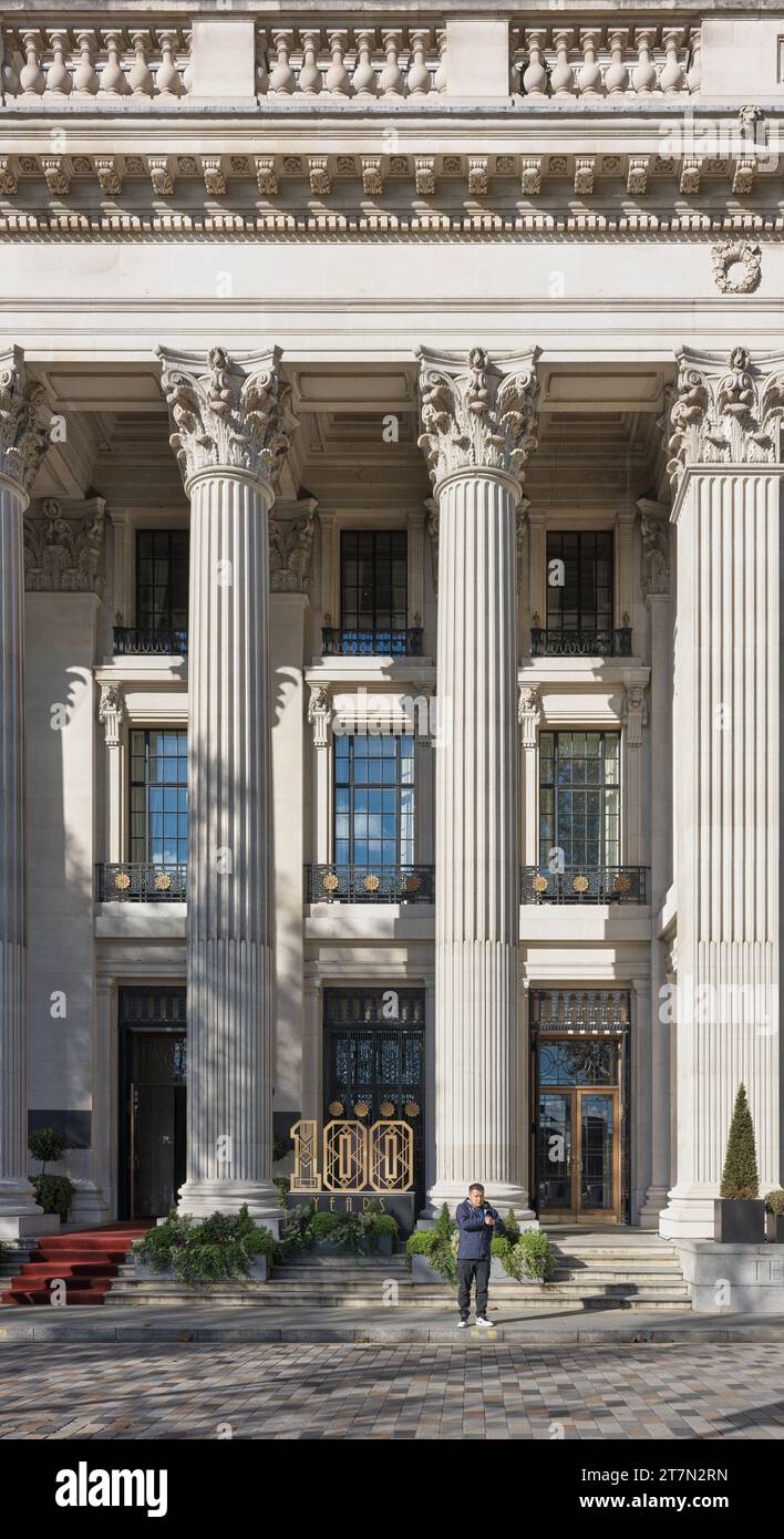 Four Seasons hotel (formerly Port of London Authority building) at 10 ...