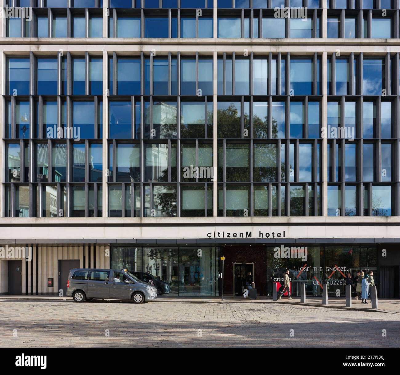 Citizen M hotel, Tower Hill, London, England Stock Photo - Alamy