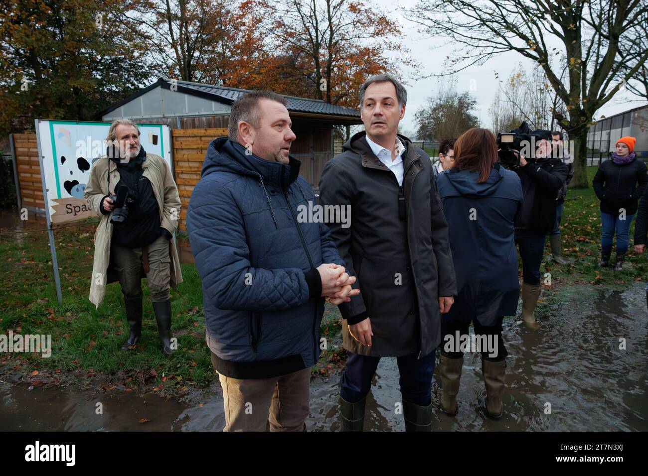 Houthulst, Belgium. 16th Nov, 2023. farmer Marino Leeman and Prime ...