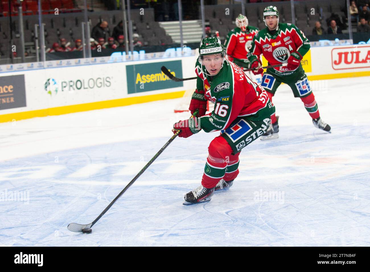 Gothenburg, Sweden. 16th Nov 2023. Otto Stenberg of Frölunda during the ...