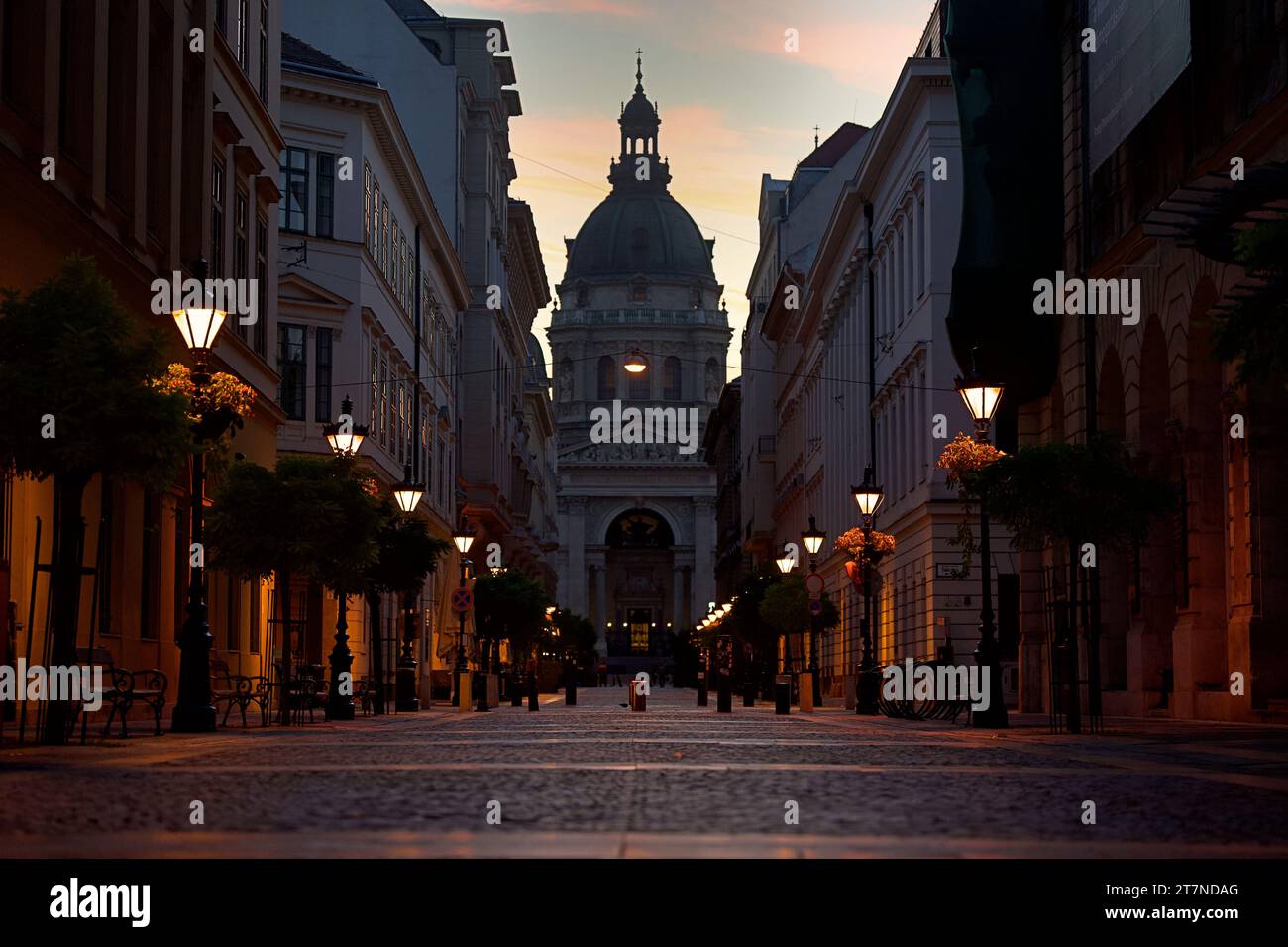 Saint istvan basilica hi-res stock photography and images - Alamy