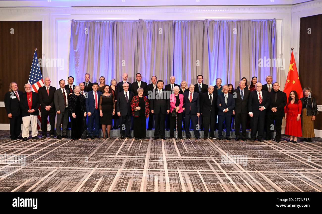 San Francisco, USA. 15th Nov, 2023. Chinese President Xi Jinping meets and poses for a group ...