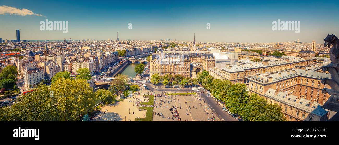 Notre dam aerial hi-res stock photography and images - Alamy
