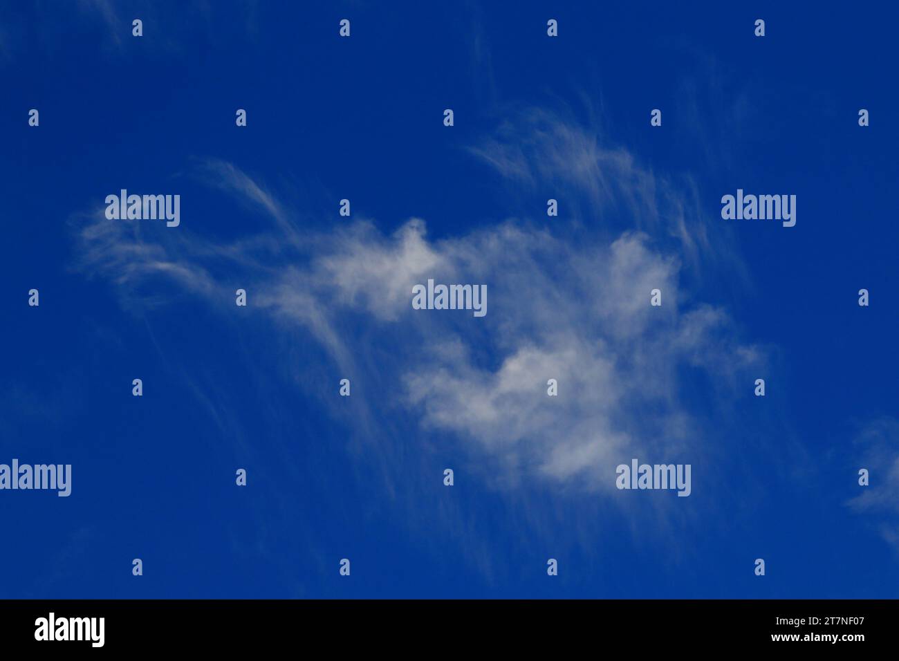 Cloud formations. Blue sky with clouds background Stock Photo - Alamy