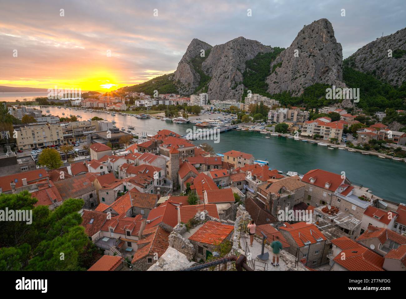 Romantic view of the panorama of the old town of Omis in Dalmatia ...