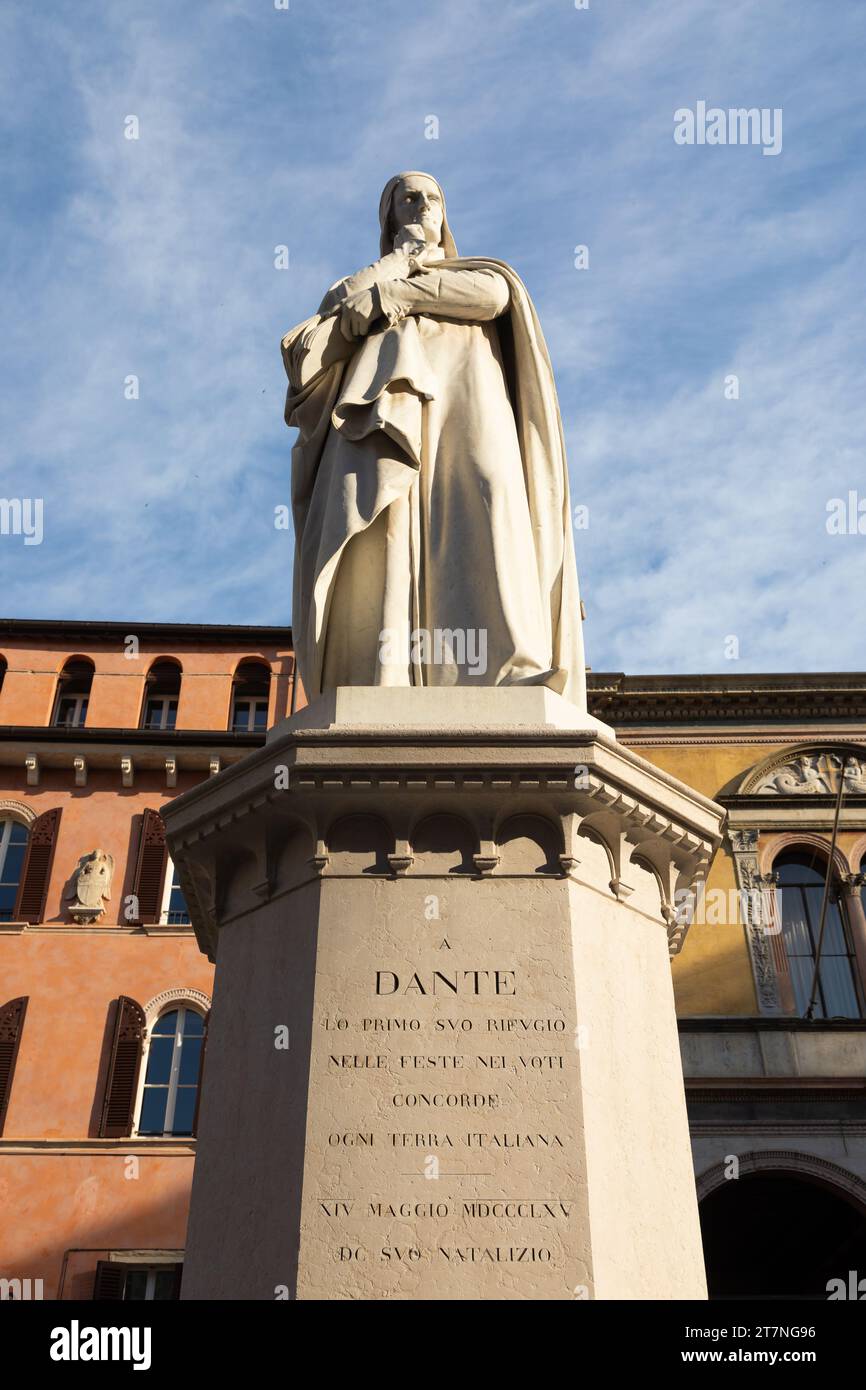 Verona, Italy - Dante Alighieri statue, famous poet old sculpture Stock ...