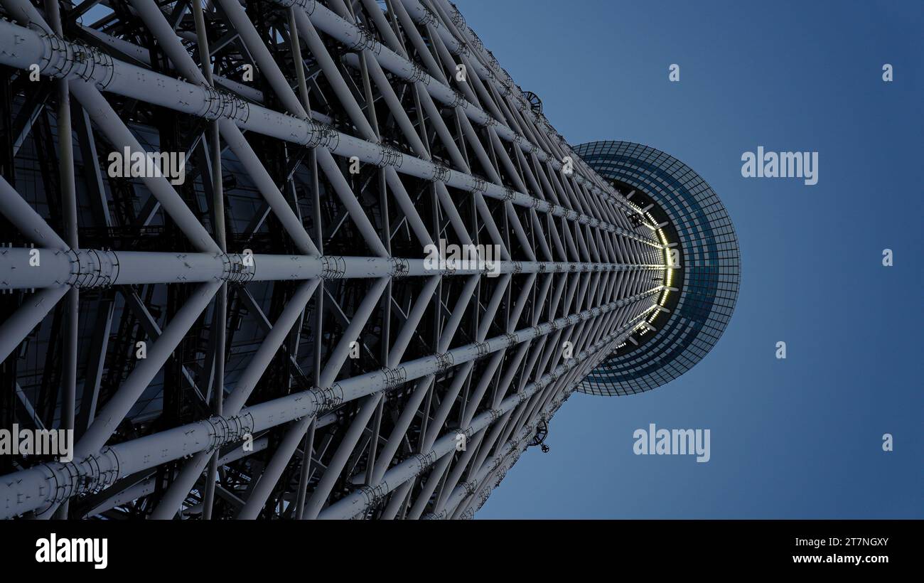 Sturdy metallic structure hi-res stock photography and images - Alamy
