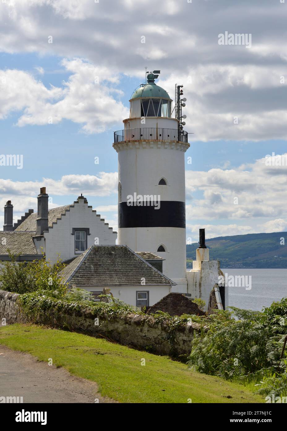 Automated lighthouse protecting ships from 'the Gantocks' on the river ...