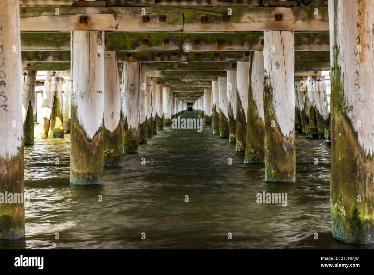 Pier underwater marine structure hi-res stock photography and images ...