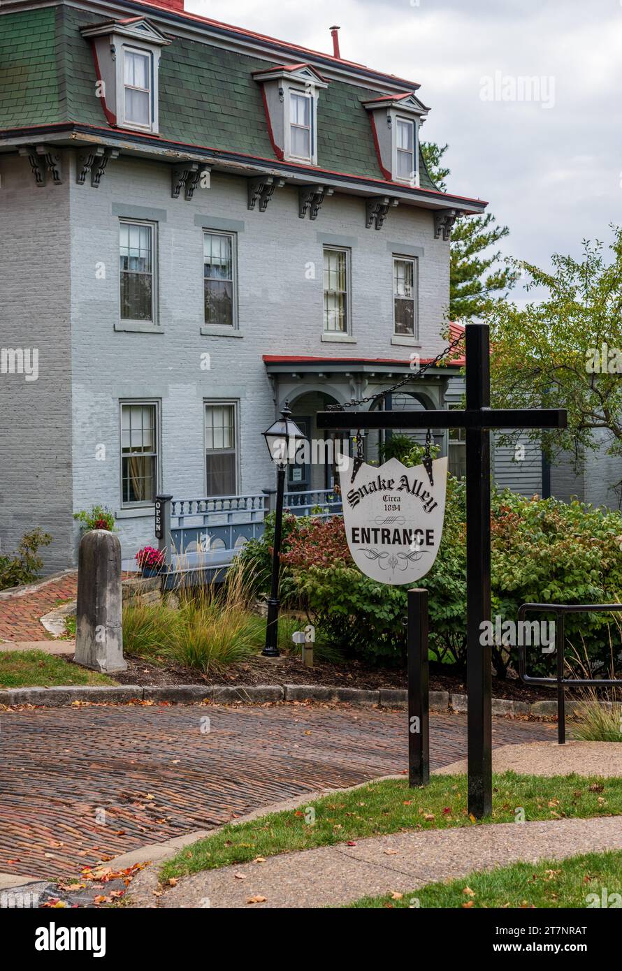 Entrance to Snake Alley in Burlington Iowa which has the world record ...