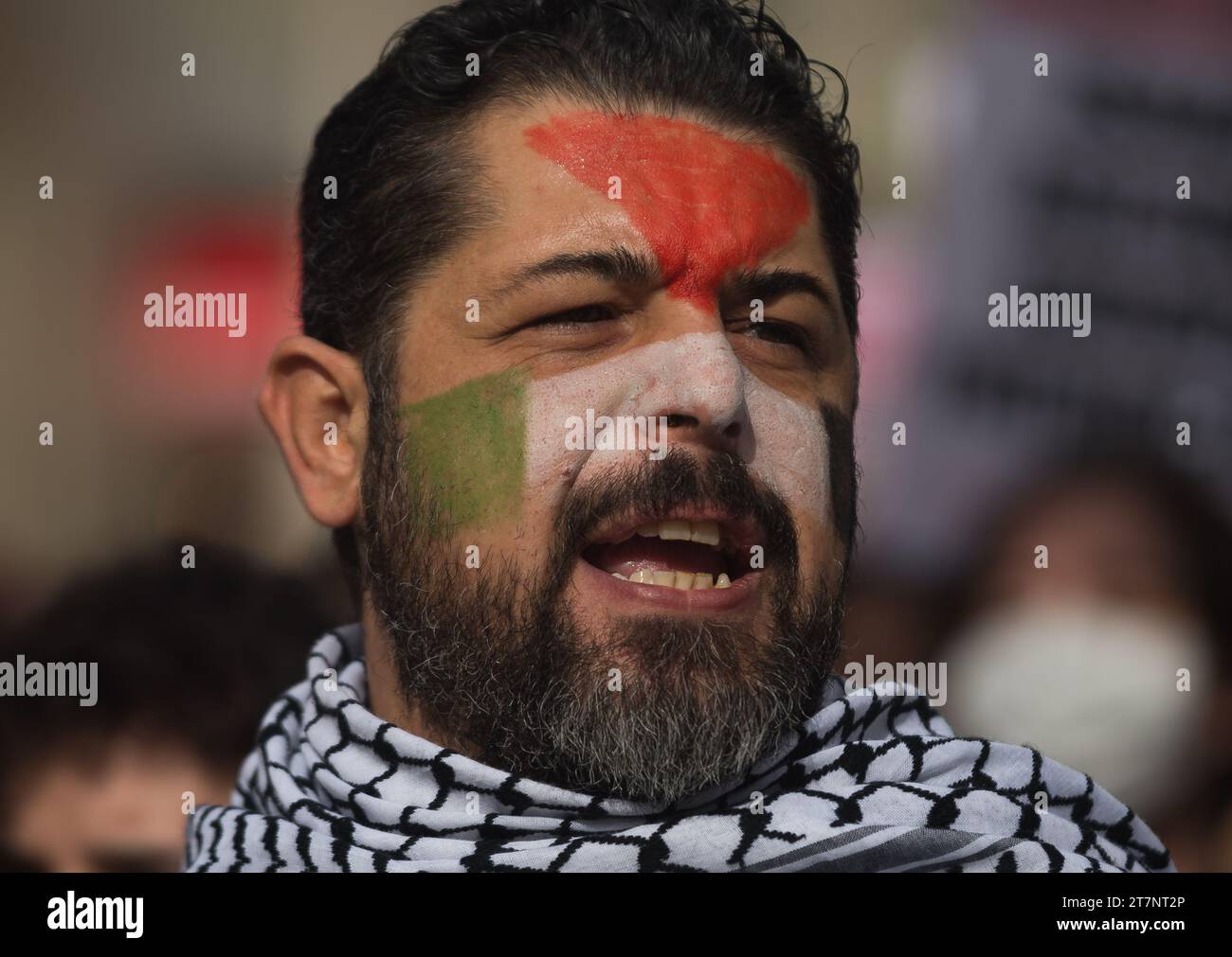 Malaga, Spain. 16th Nov, 2023. A man with his face painted with the ...