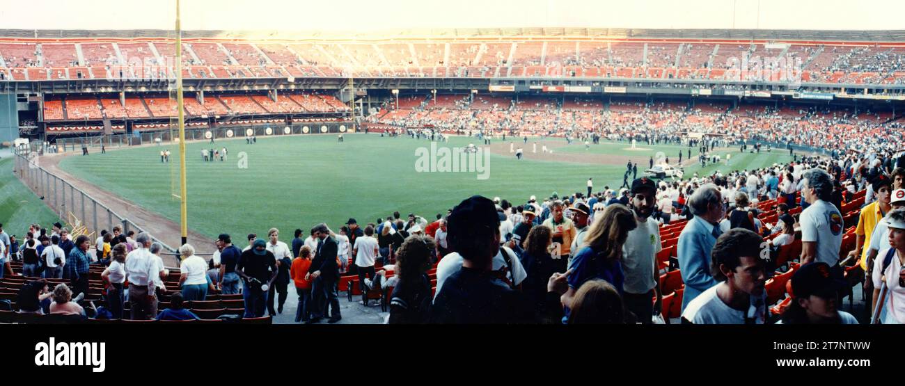 Candlestick park earthquake hi-res stock photography and images - Alamy