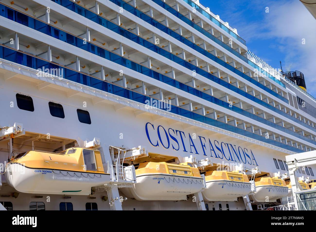 Shipboard travel experience hi-res stock photography and images - Alamy