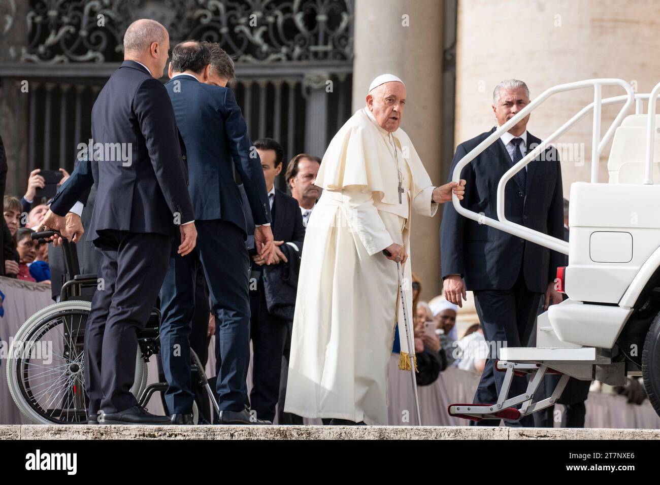 Pope Francis leaves St. Peter's Square after his traditional Wednesday ...