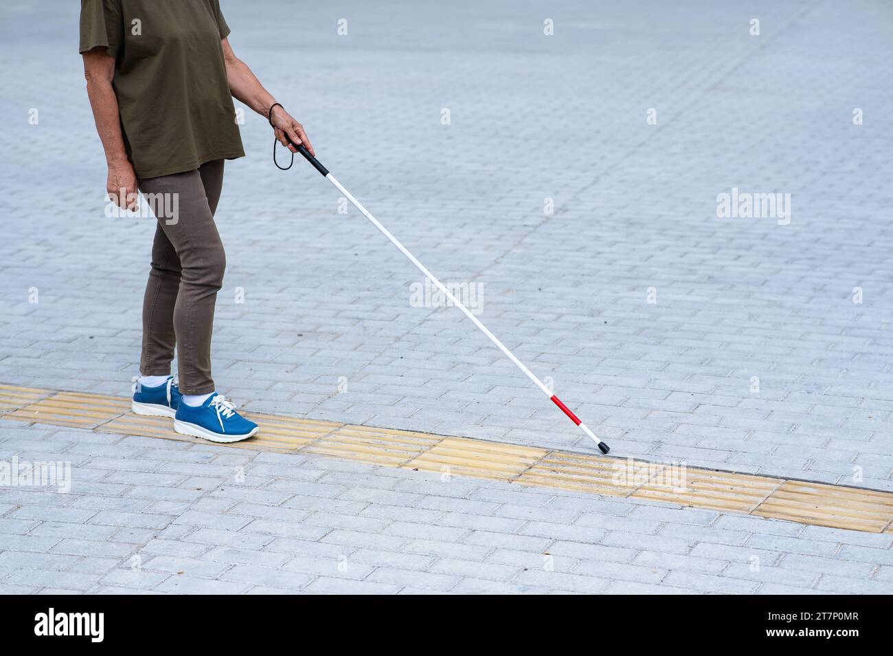 Tactile walking surface indicator hi-res stock photography and images ...