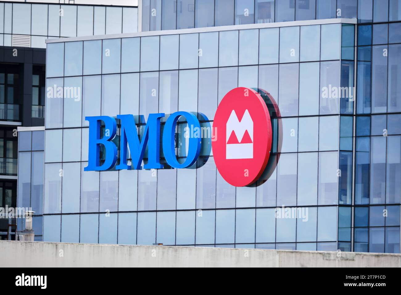 Bank of nova scotia montreal hi-res stock photography and images - Alamy