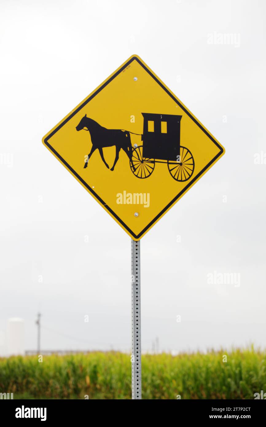 Amish road sign hi-res stock photography and images - Alamy
