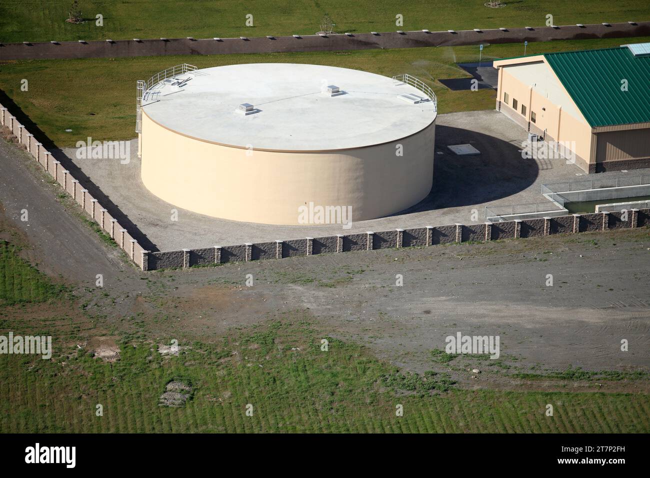 Gallon of water hi-res stock photography and images - Alamy